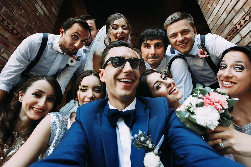 9 Stylish Tips: How to Differentiate the Groom from Groomsmen - Dimitra ...