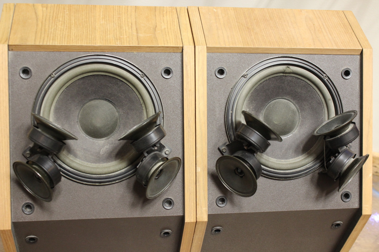 Bose 601 Series III Stereo Speakers