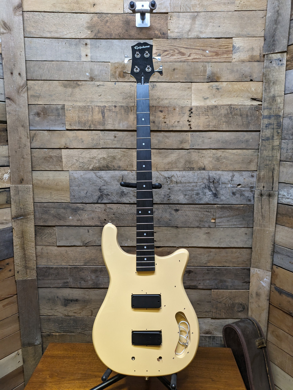 Epiphone Embassy Pro Electric Bass Guitar husk w/ Pickups & Tuners ...