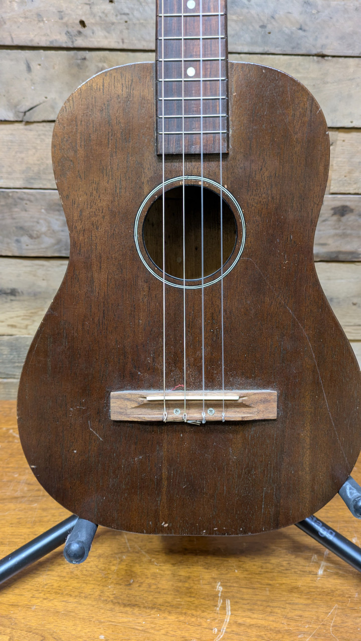 Conrad Vintage 4 String MIJ Baritone Ukulele