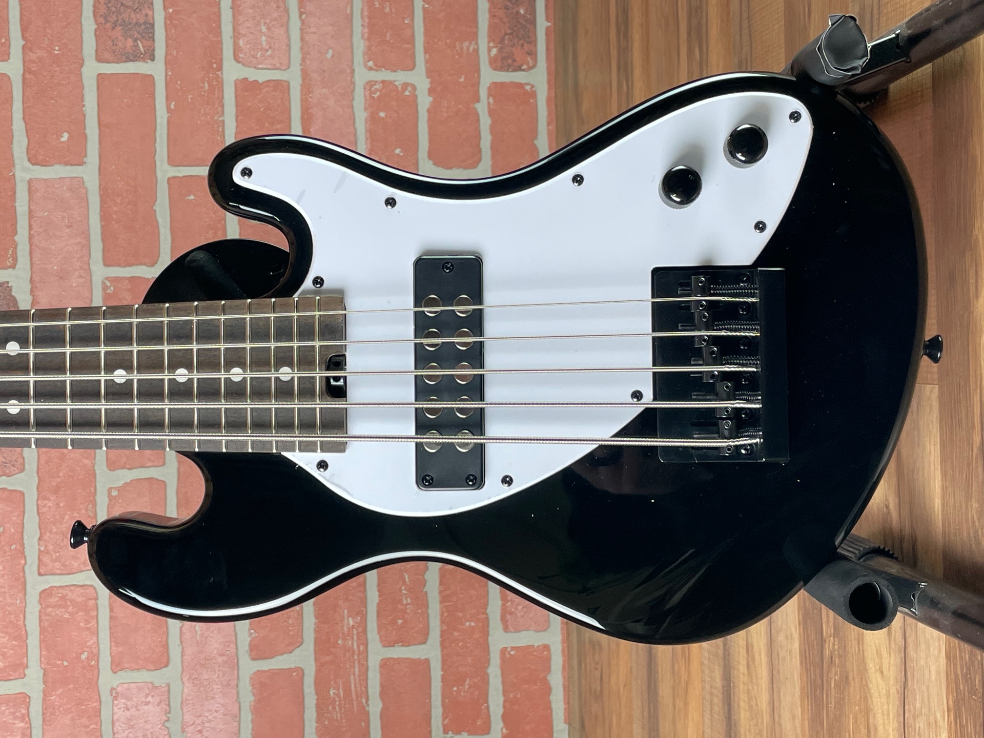 Kala Solid Body 5-String Jet Black Fretted U-Bass at No Limit Guitar Co.