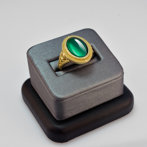 Gold Filigree Band Green Onyx Oval Gemstone Ring
