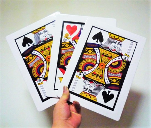 3 Cards Monte Stand - by Kei Yoo - Can You Find The Ace of Hearts ...