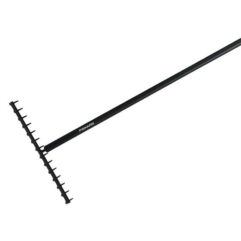 Fiskars FSK135715 Solid Soil Rake | Toolden