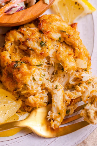 Fresh Maryland Jumbo Lump Crab Cake Mixture, 24 oz