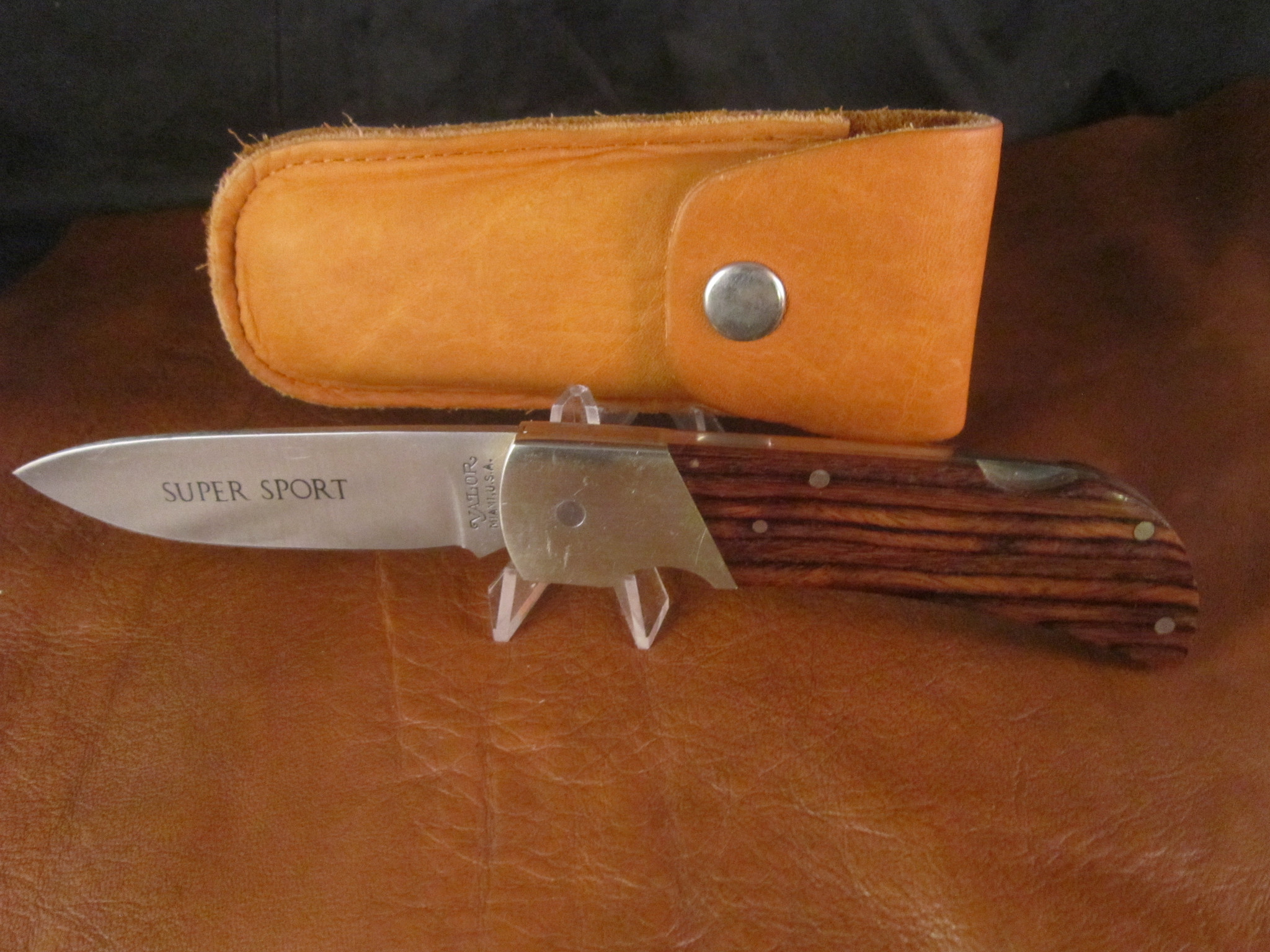 80's Valor Super Sport 368 folding knife with Deerskin pouch