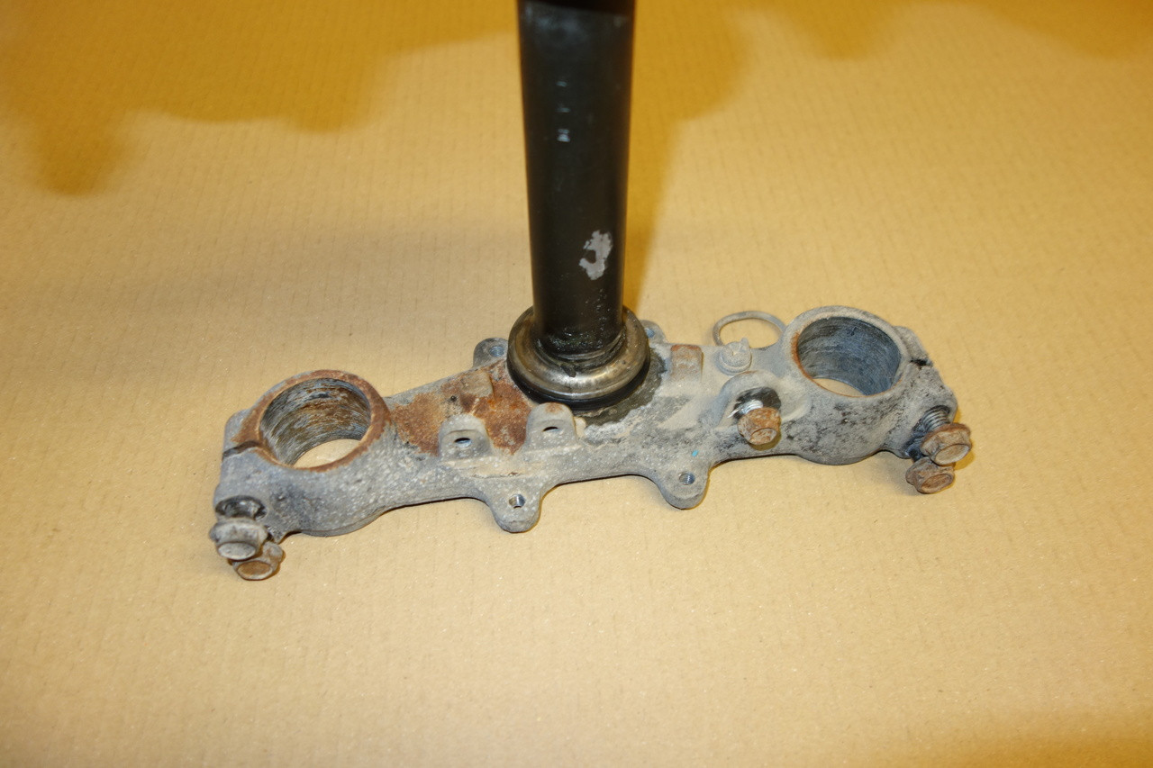 Set of fork yokes - Τιμονοπλακες Yamaha DT125 10V