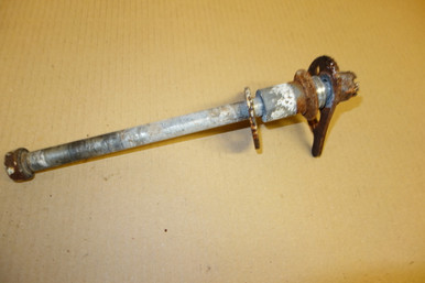 Rear wheel axle - Πισω αξονας τροχου Yamaha DT125 MX