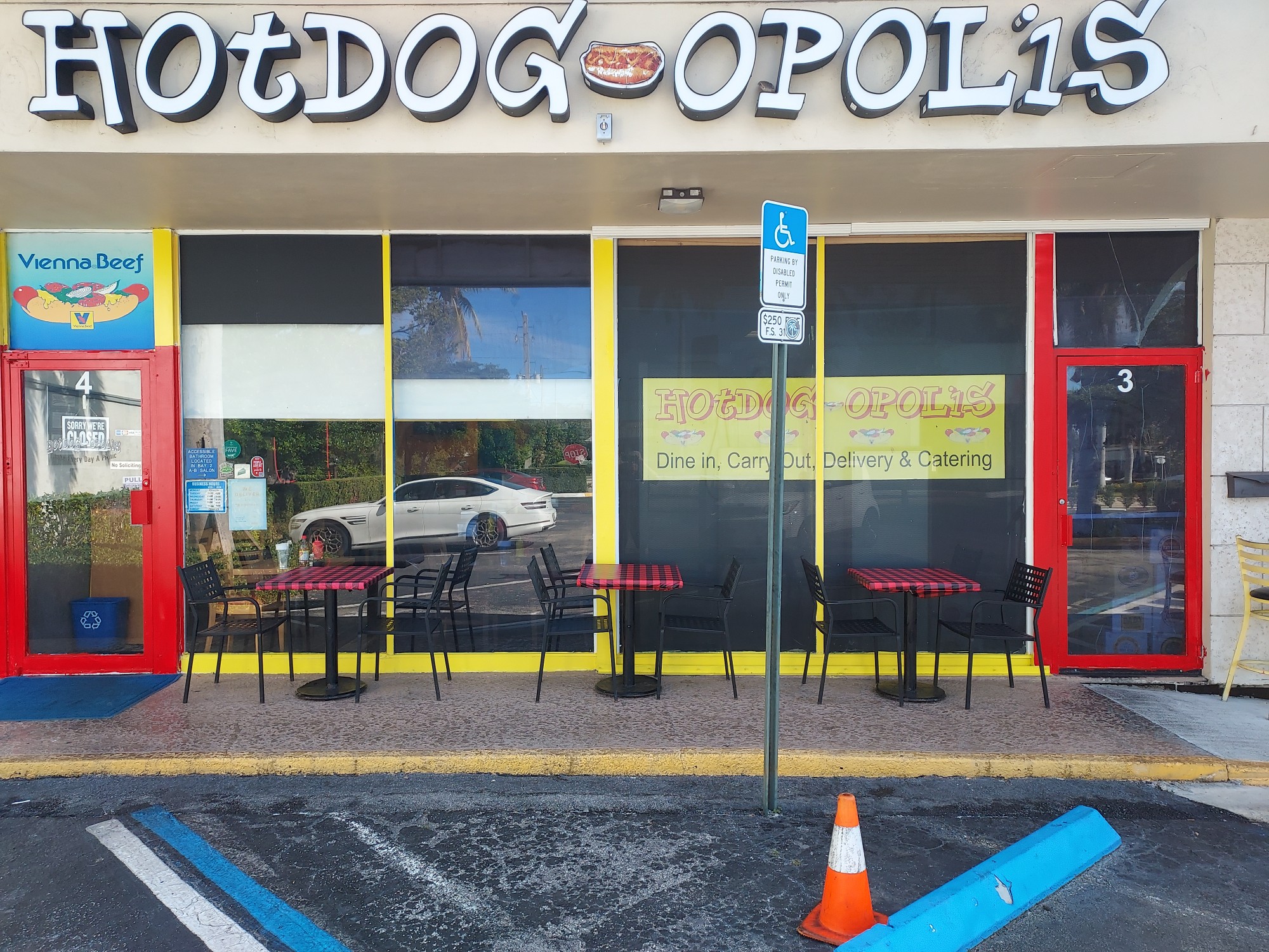 Hotdog-Opolis - Vienna Beef