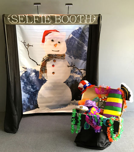 Selfie Booths | Selfie Stands | Twister Display