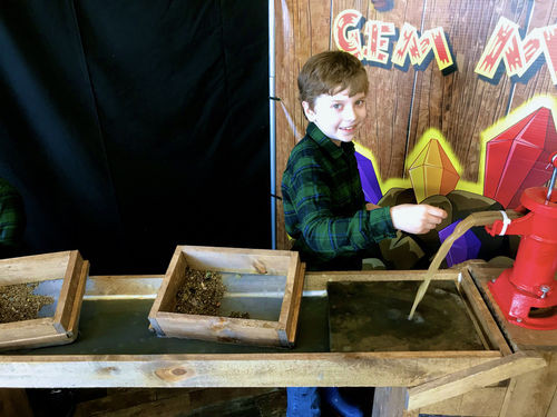 Happy Prospector Gem Mine, Single