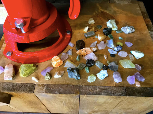 Happy Prospector Gem Mine, Single