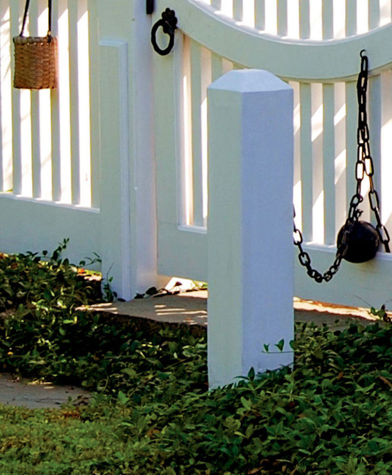 Cannon Ball Closure Post