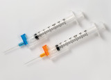 EasyPoint Retractable Safety Needles | Needles & Syringes