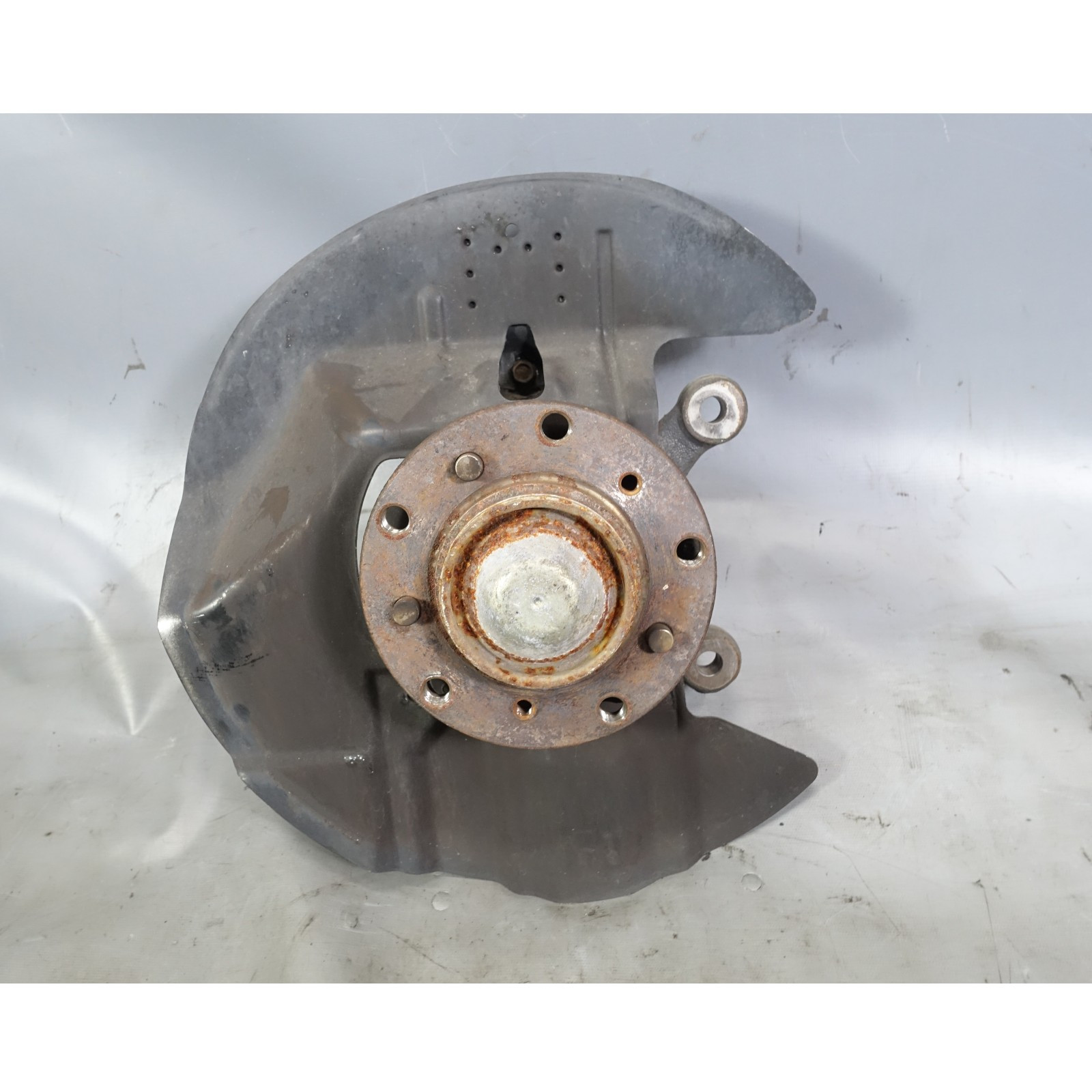 Damaged BMW E46 M3 Left Front Wheel Hub Carrier Knuckle Bearing 2001 ...