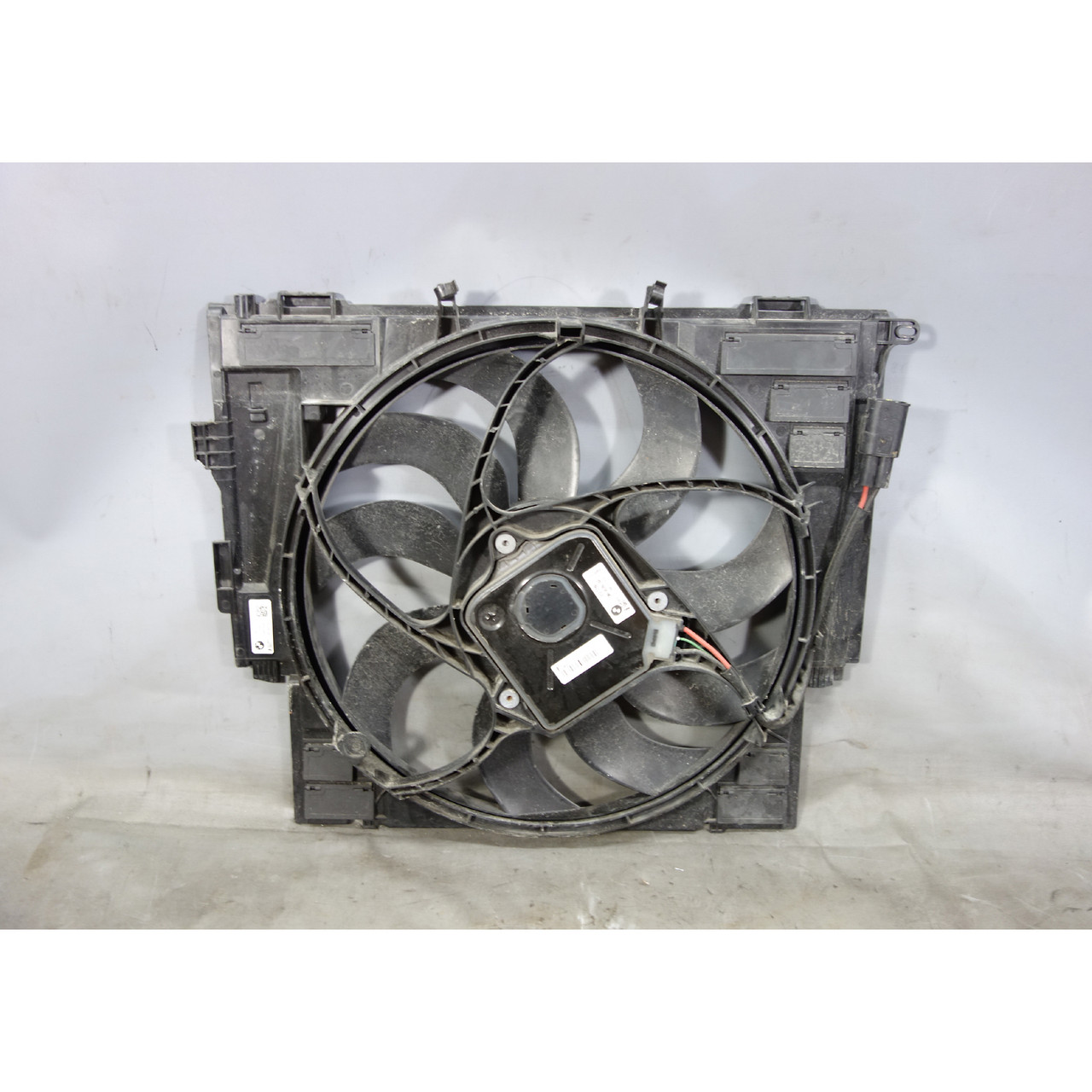 2014-2016 BMW F10 528i 528iX Auxilary Aux Electric AC Cooling Fan w ...