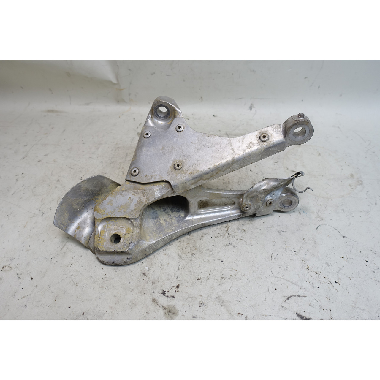 2015-2017 BMW F80 M3 F82 M4 Right Passenger Engine Support Arm Bracket ...