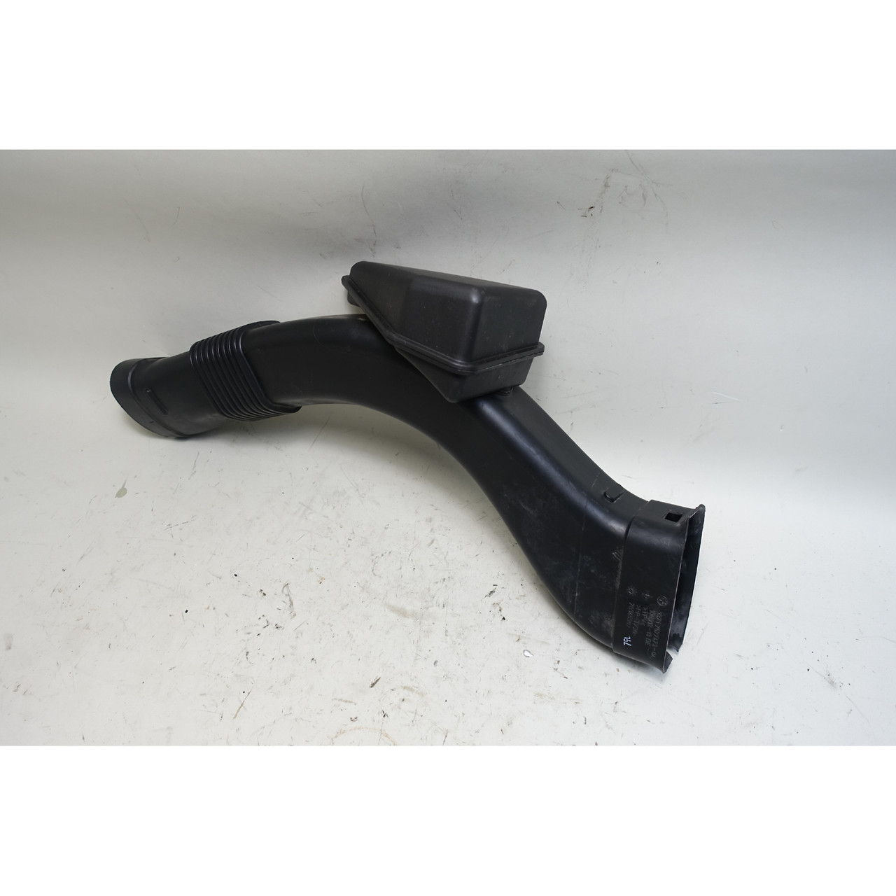 2010-2017 BMW F10 550i F01 750i Right Front Bank 1 Fresh Air Intake ...