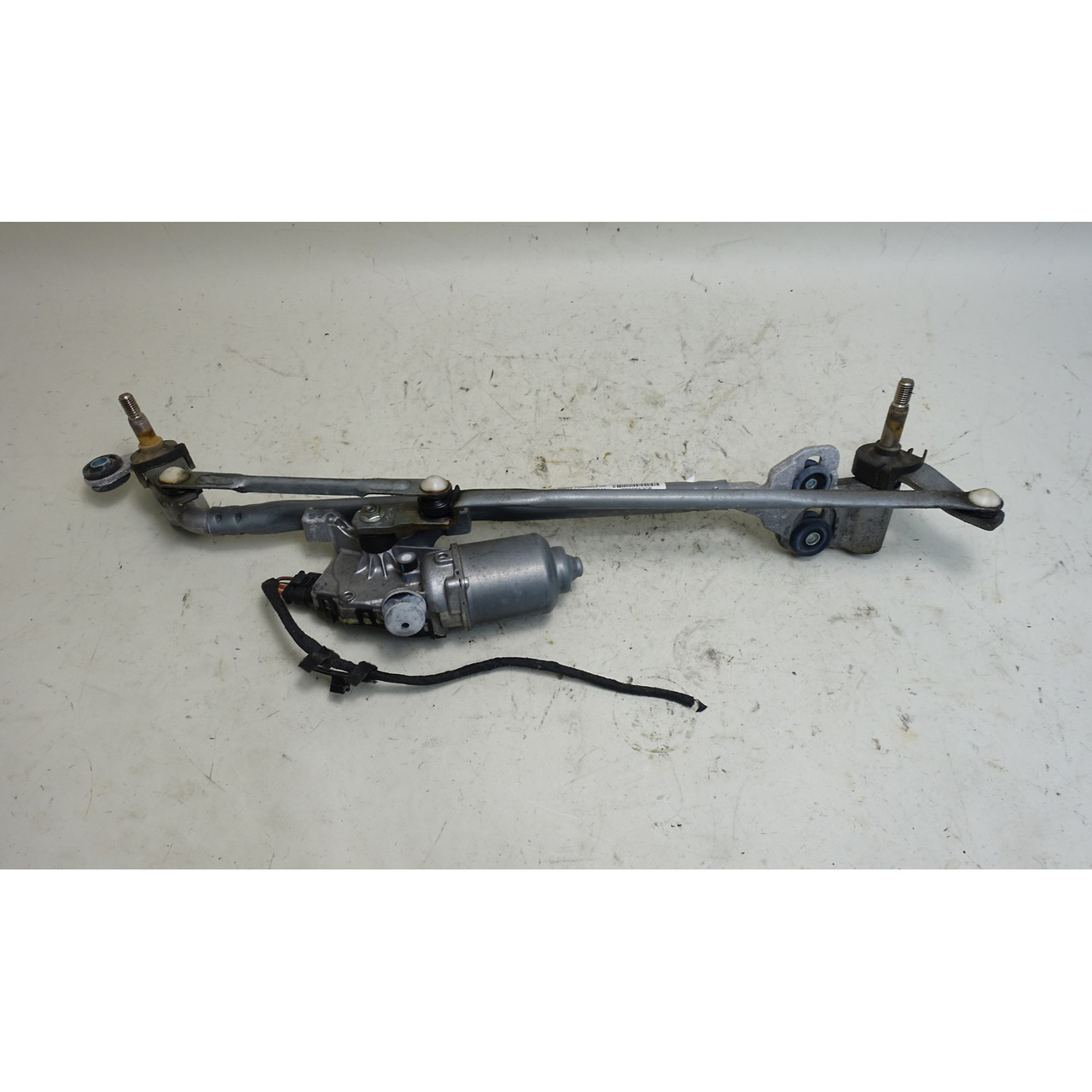 2014-2018 BMW F15 X5 F85 Windshield Wiper Linkage Assembly w Motor OEM ...