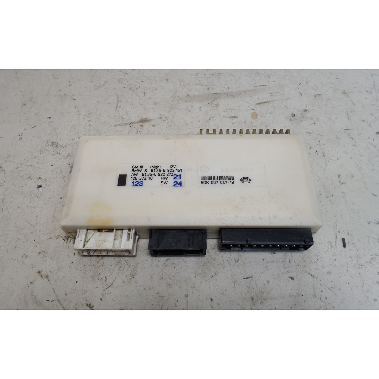 Damaged 1996-2003 BMW E39 5-Series E38 GM III High Basic Body Module OEM