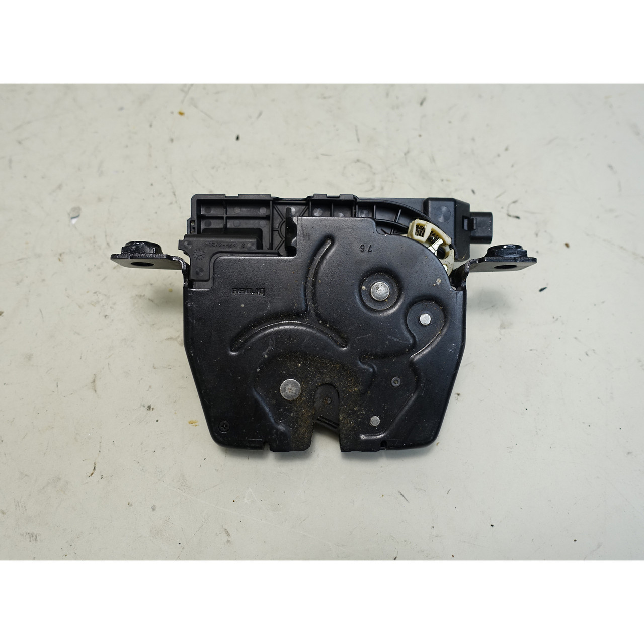 2010-2017 BMW 5-Series 7-Series Trunk Hatch Latch Lock Top F07 F31 F10 ...
