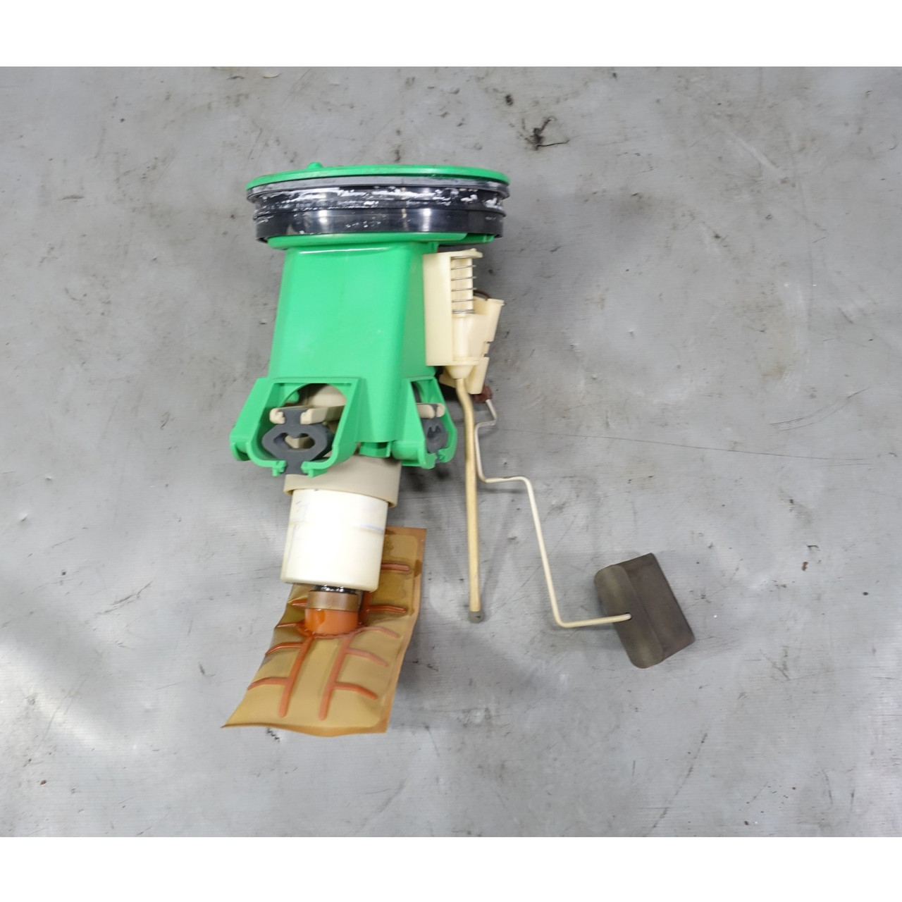 Damaged 95-99 BMW E36 318ti Compact Hatch Factory Green Fuel Pump w ...