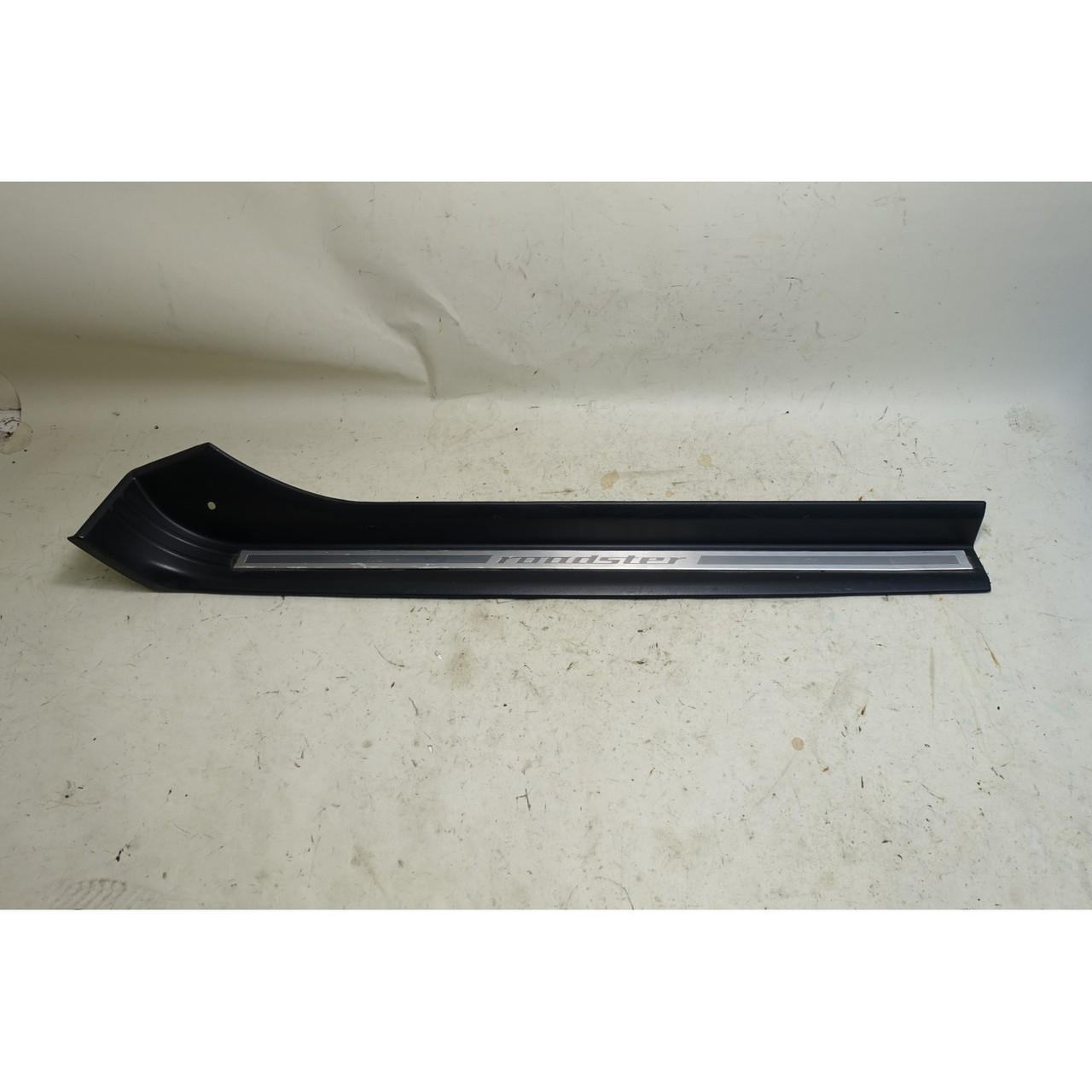 Damaged 1996-2002 BMW Z3 Roadster Right Door Sill Entry Cover Chrome OEM