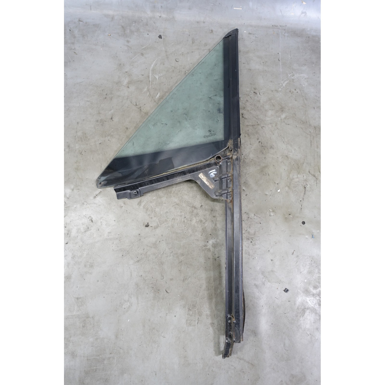 Damaged BMW Z3 Roadster Driver Left Front Quarter Window Glass 1996 ...