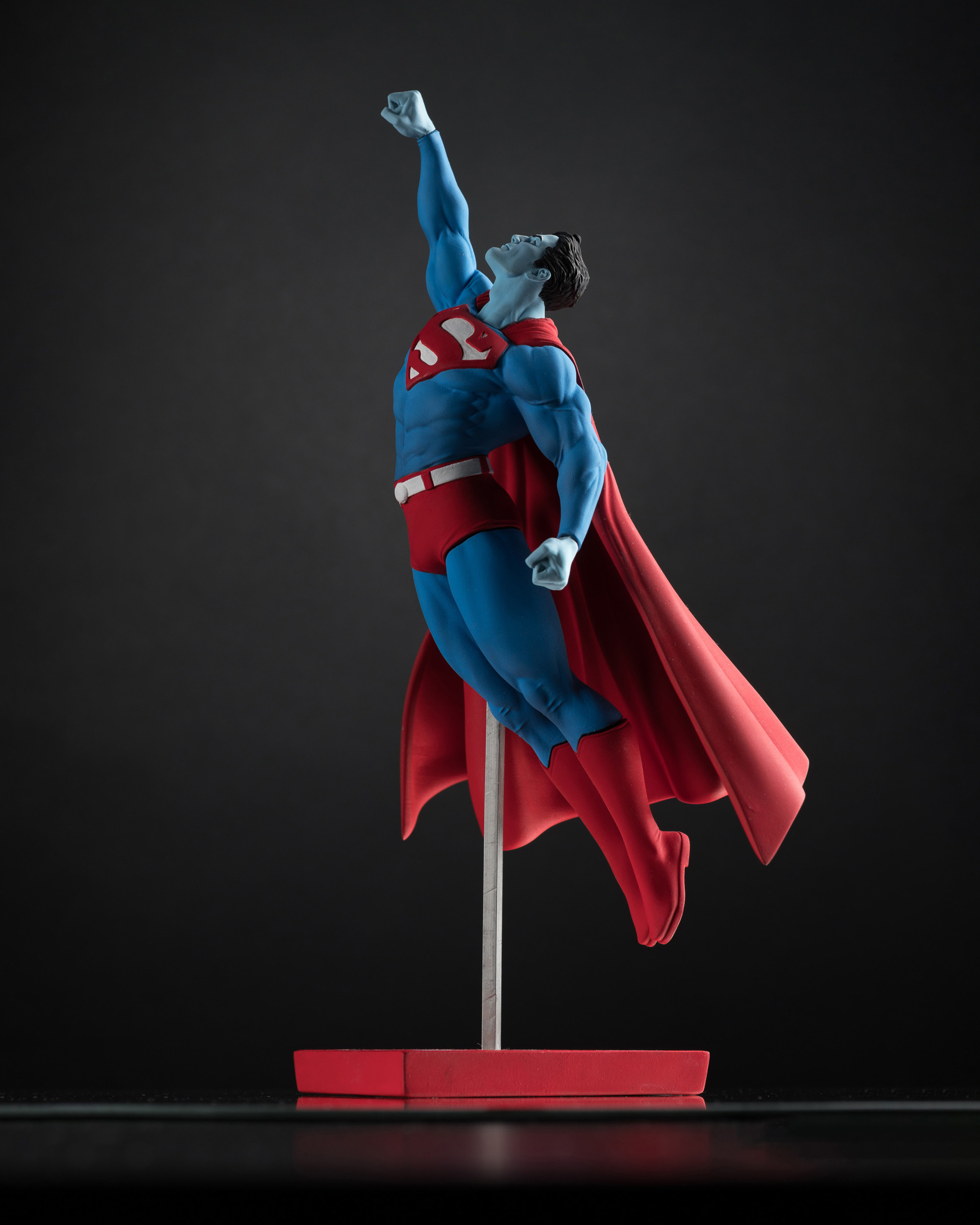 Superman Red and Blue: Superman by Gary Frank 1:10 Scale Resin Statue ...