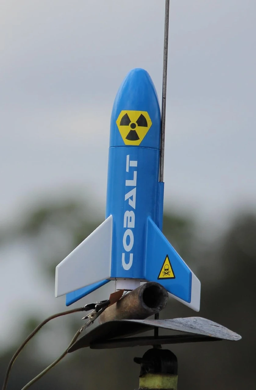 Quest Flying Model Rocket Kit Cobalt QST 1021