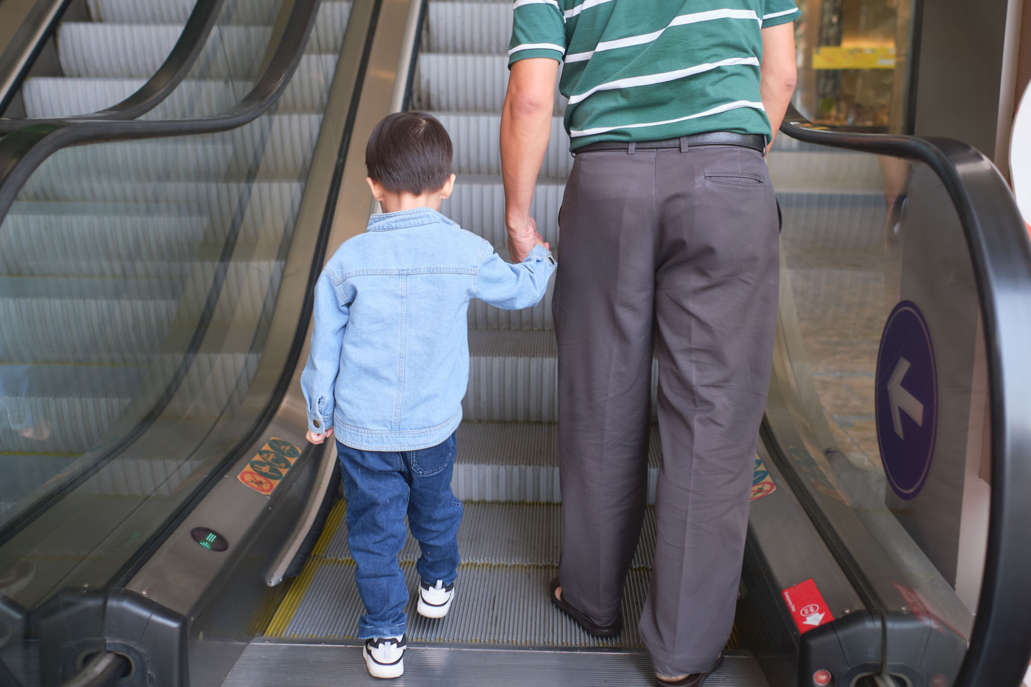 Escalators: How to Ride Safely and Avoid Injury - EscaTEQ Australia