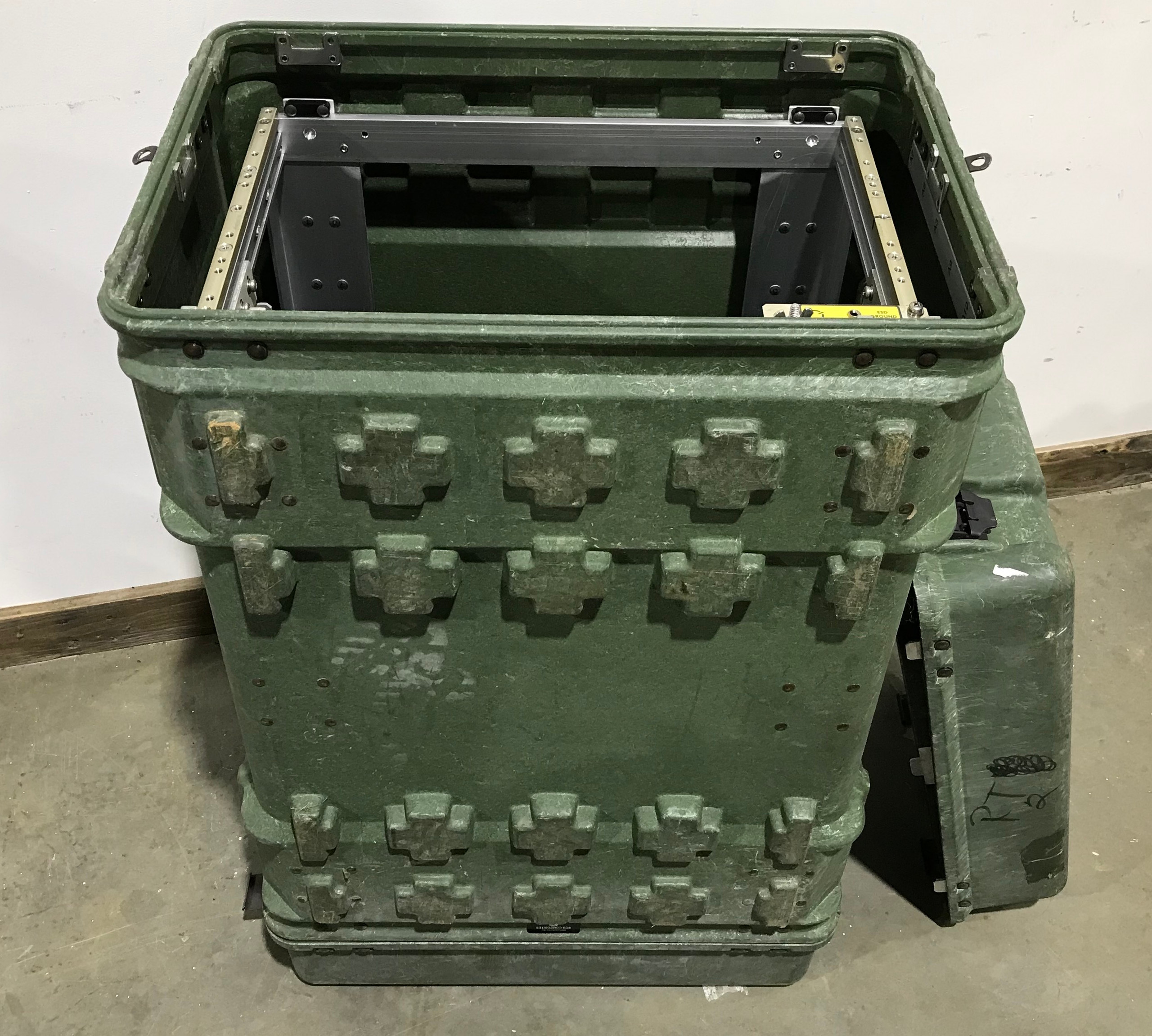 Military XL Pelican Hardigg Hard Case Transport Storage Case 22x16x32-1 ...