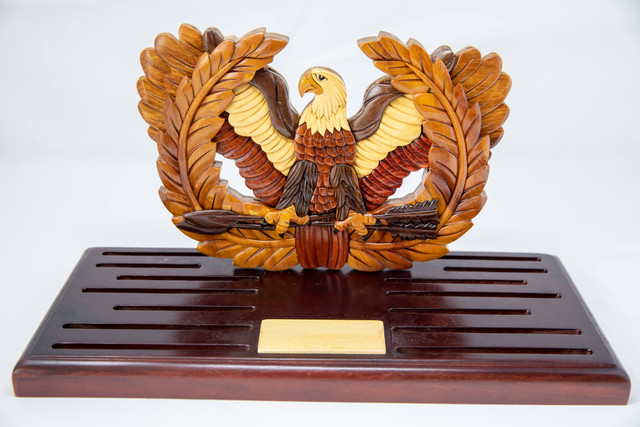 Standing Eagle Rising Coin Holder - 923A Coins and Designs