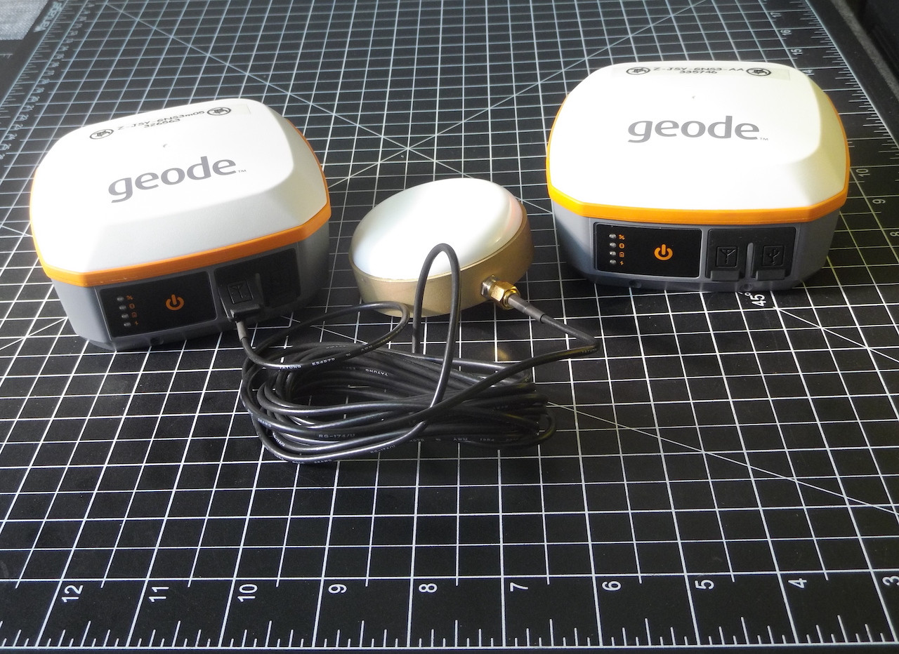 Active L1-L2-L5 GNSS mFreq. Puck Antenna