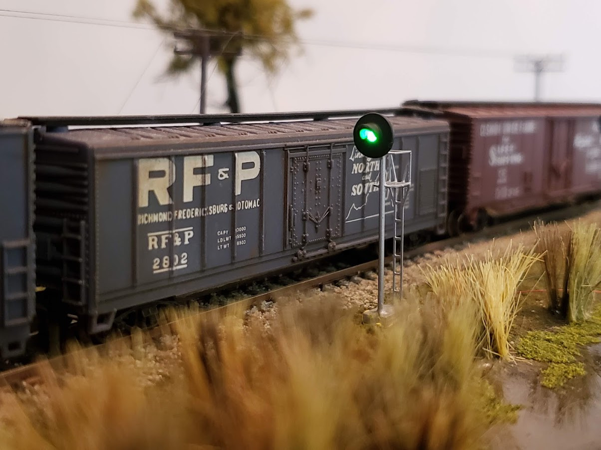 LED Searchlight Signal, HO Scale