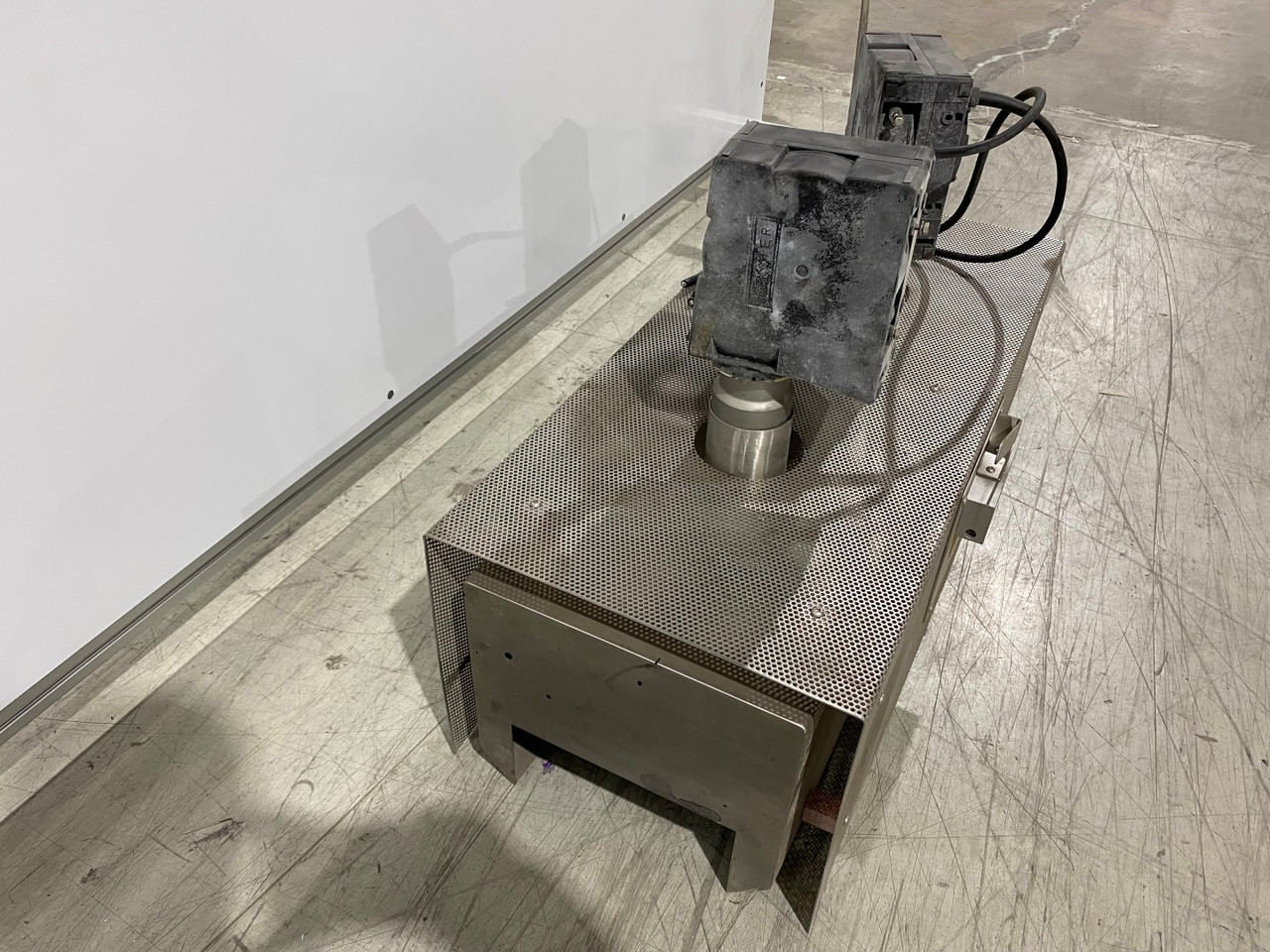 Heating Tunnel With Two Leister Hotwind S, 3700W Heating System