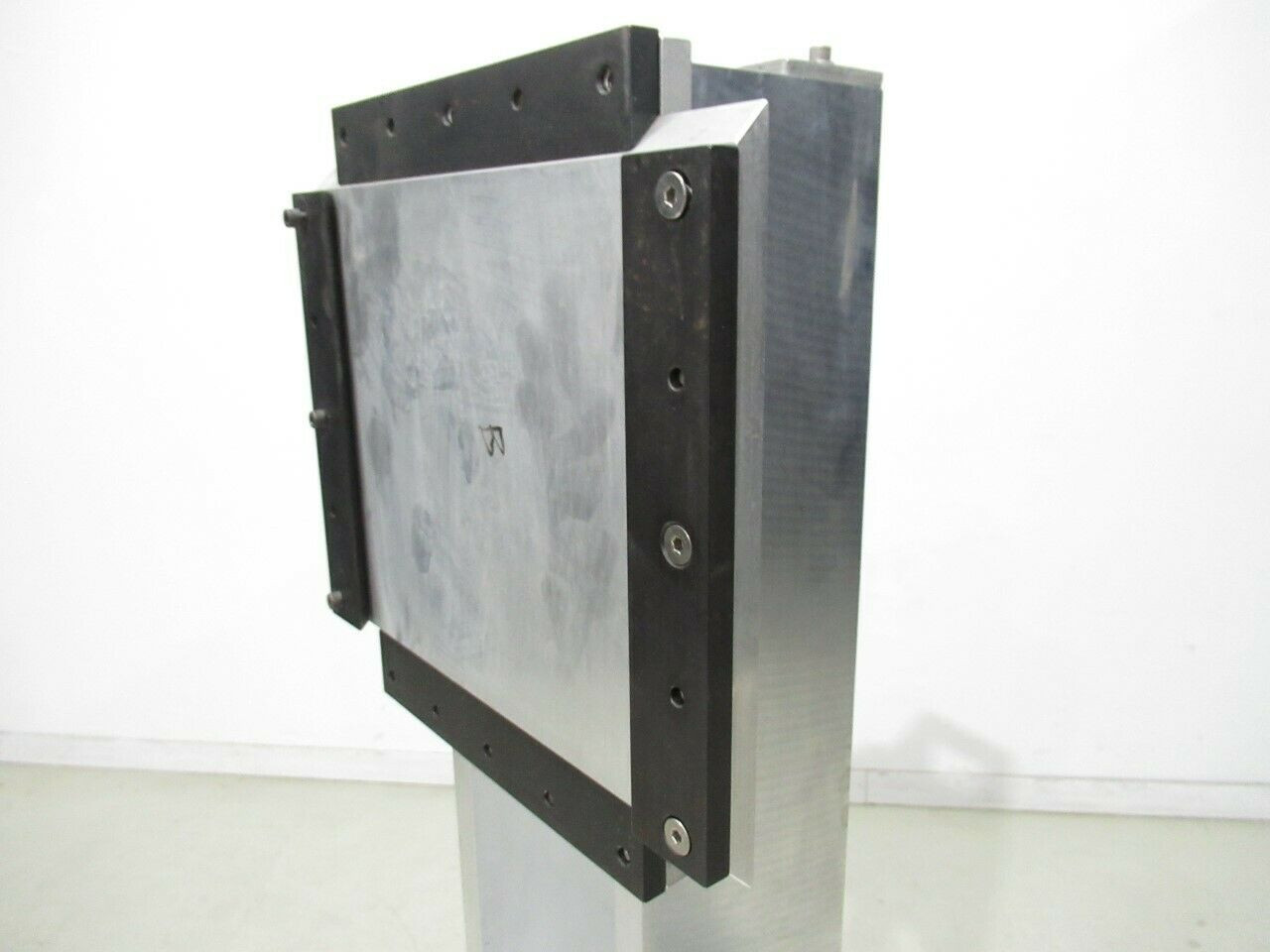 CUSTOM FRAME HOLDER FOR AUTOMATION , HIM DISPLAY UNIQUE ITEM VERY GOOD ...