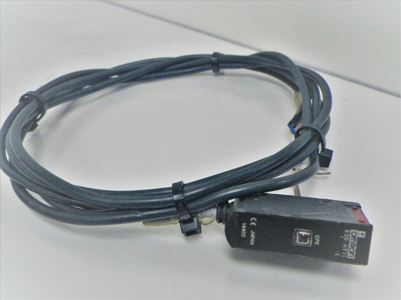 E3S-AT11-L E3SAT11L Omron Photoelecttric switch sensor (Used and Tested ...