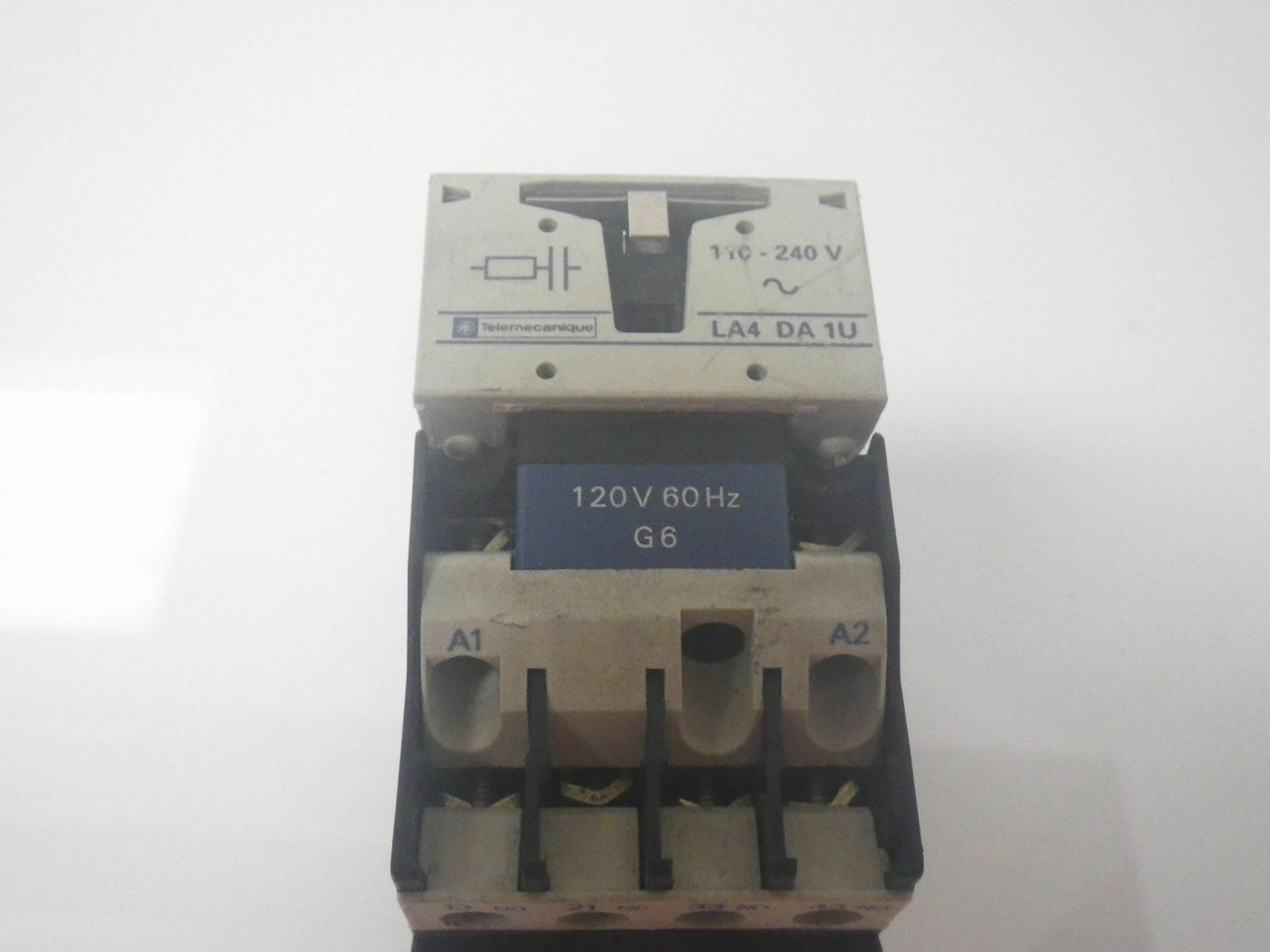 Telemecanique CA2 DN31 with LA1-D22 Contactor with auxiliary contact ...