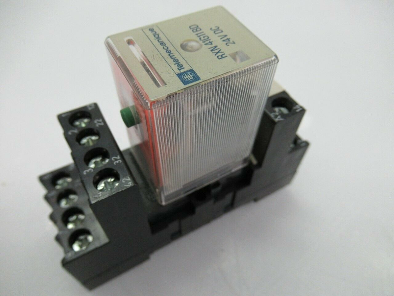 RXN41G11BD+RXZ1G Telemecanique Relay 24v w/ Socket Relay Base(Used ...