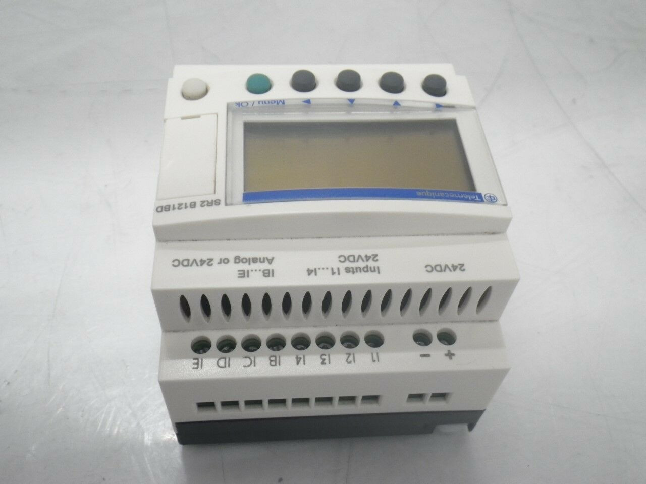 SR2 B121BD Schneider Compact smart relay ZELIO Logic 8a 240vac (Used ...