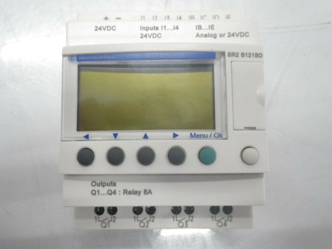 SR2 B121BD Schneider Compact smart relay ZELIO Logic 8a 240vac (Used ...