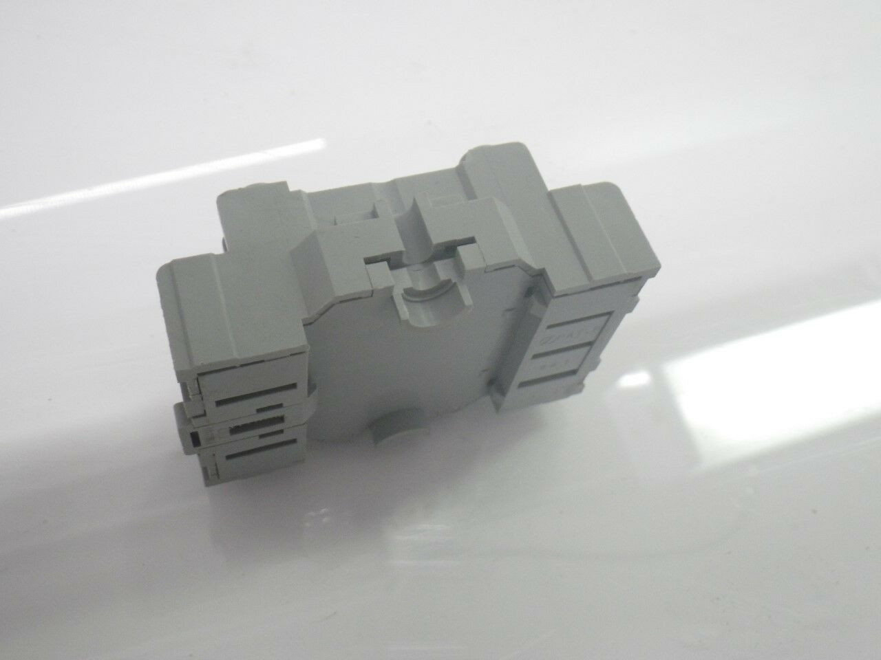 SH4B-05C Idec 14 Blade DIN Rail Mount Relay Socket (Used Tested) - PCM ...