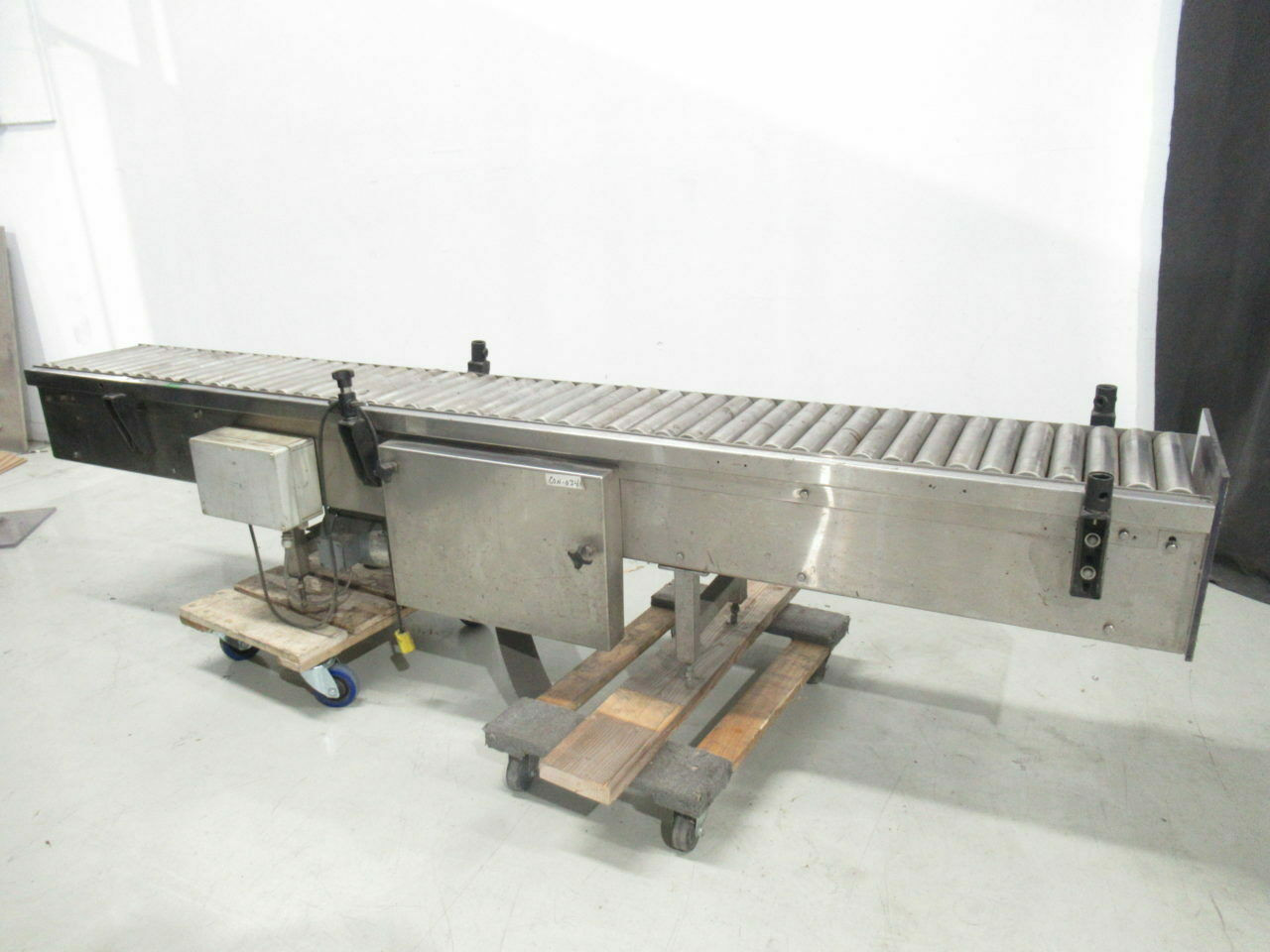 162 MODEL TRIO PAC HEAVY DUTY STAINLESS STEEL ROLLER CONVEYOR 102 L X ...