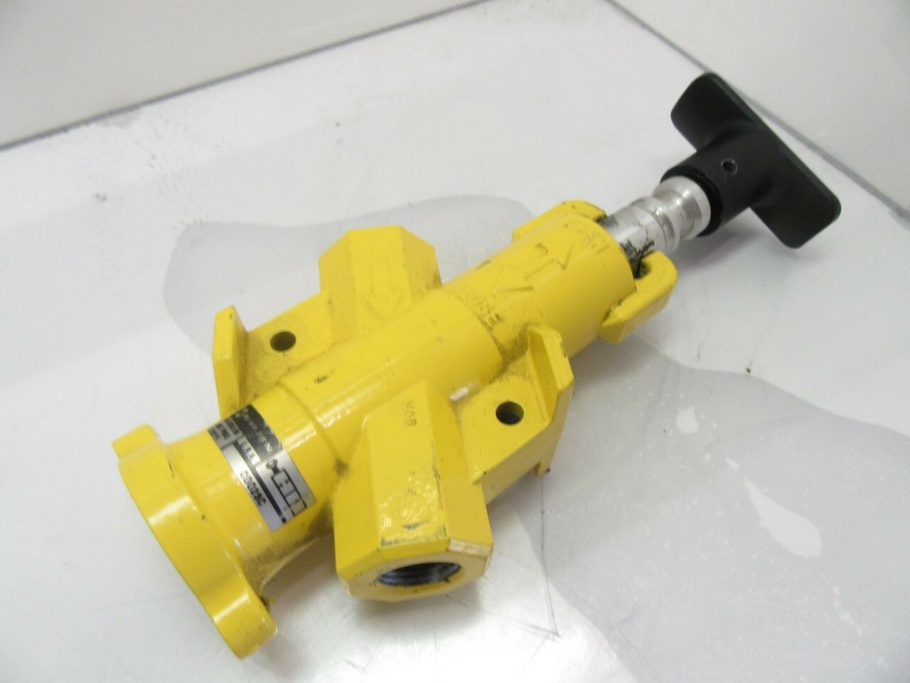 Norgren C0023C 1/2" PTF Ports 3/2 Inline Lockout Valve w/ Muffler (Used ...