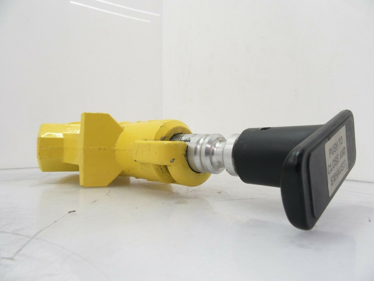Norgren C0023C 1/2" PTF Ports 3/2 Inline Lockout Valve w/ Muffler (Used ...