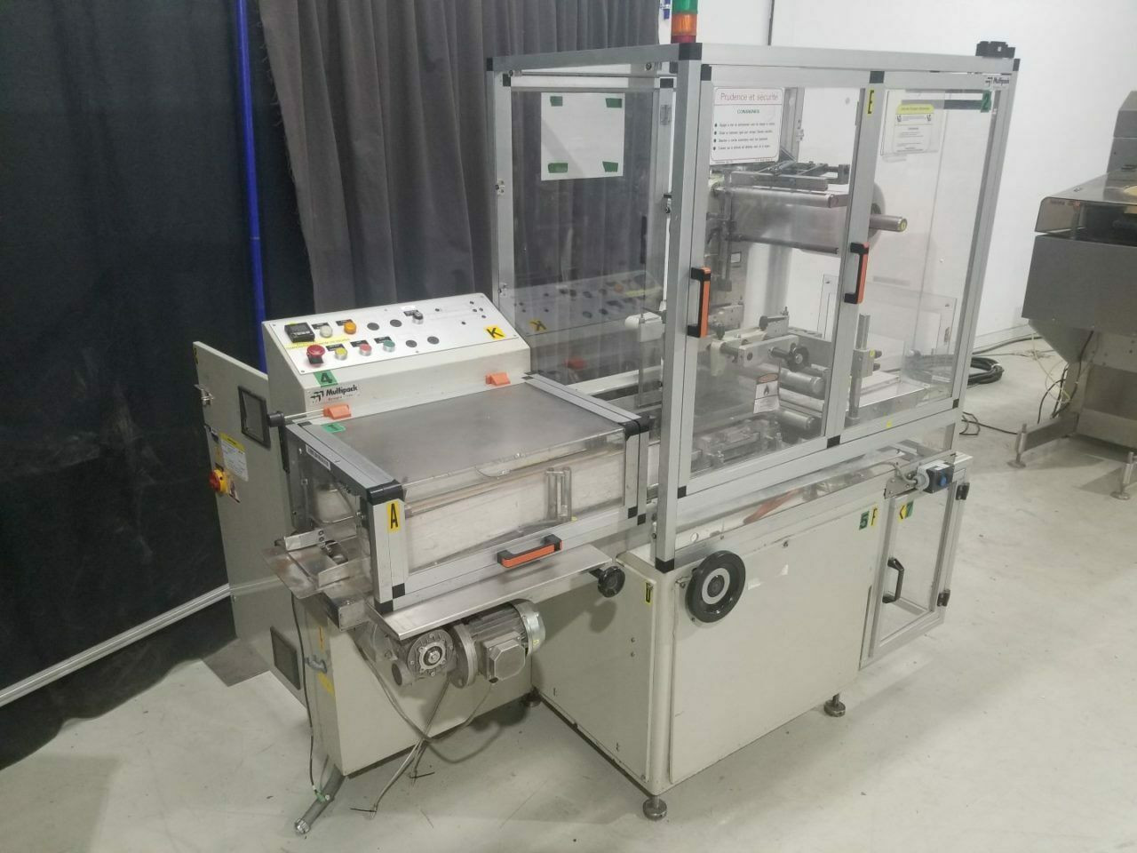 Multipack automatic shrink bundler wrapper model F40 (used and tested ...