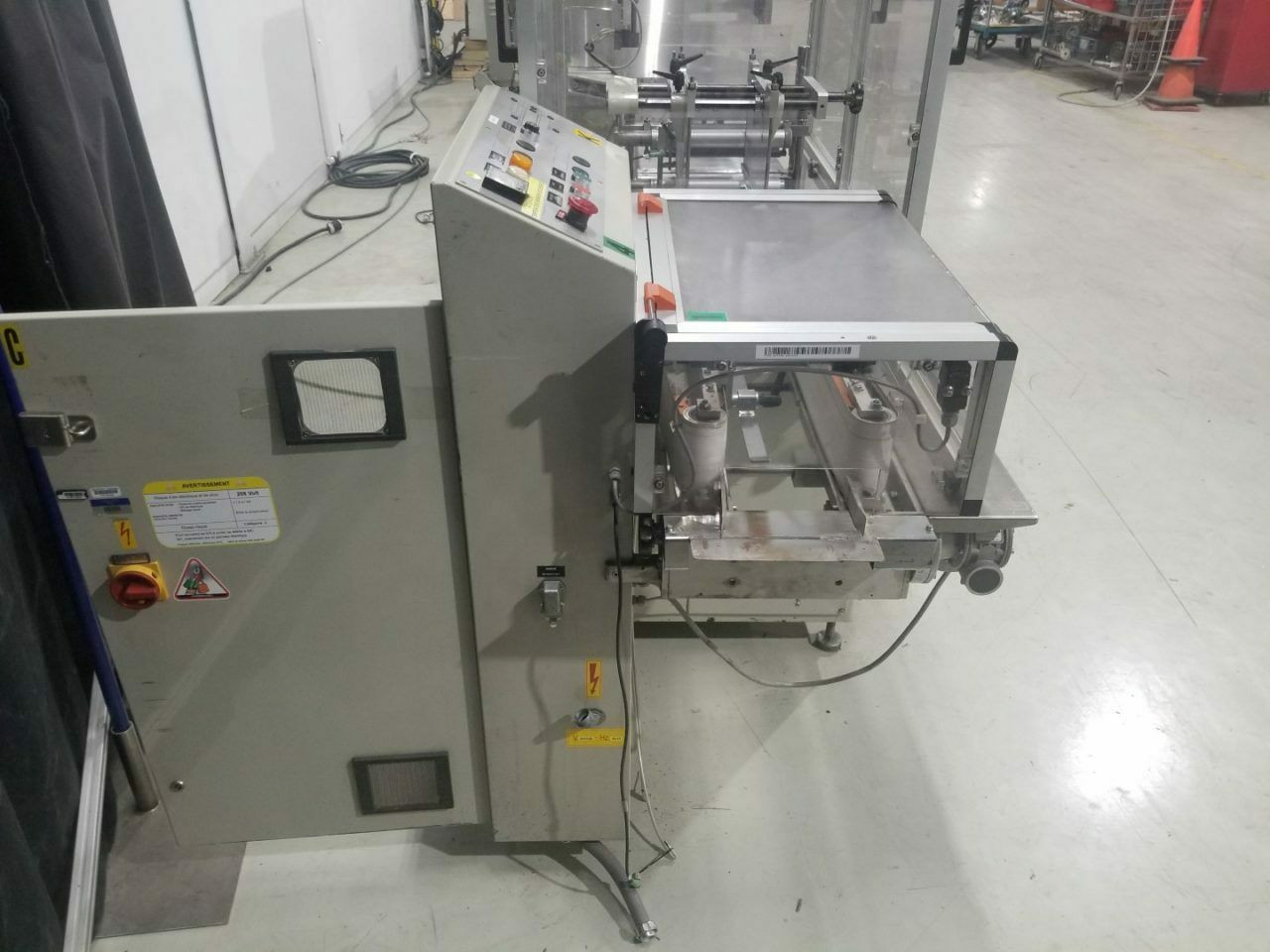 Multipack automatic shrink bundler wrapper model F40