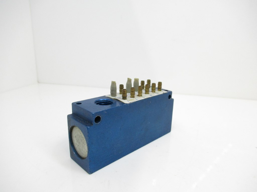 Festo FR-12-PK-3 Distribution Block - PCM SURPLUS WORLD