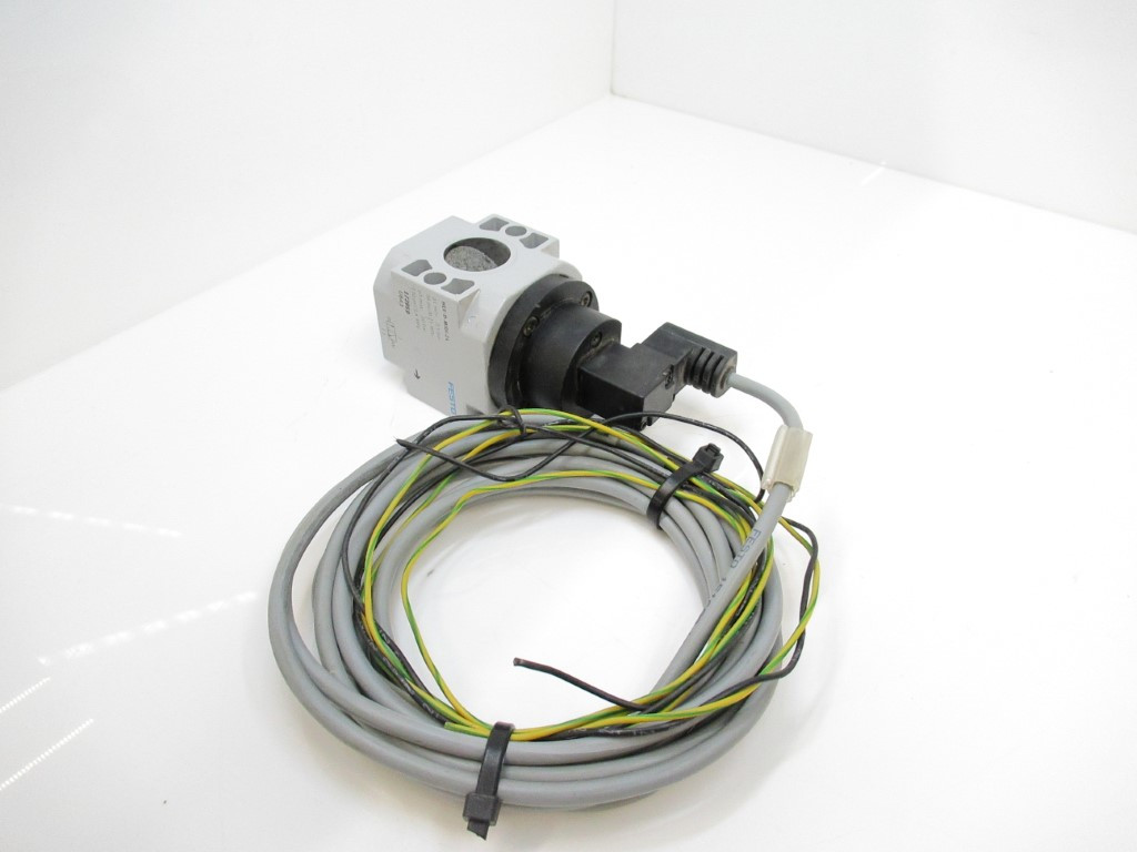 Festo HEE-D-MINI-24 On-Off Valve With KMEB-1-24-5-LED Cable - PCM ...